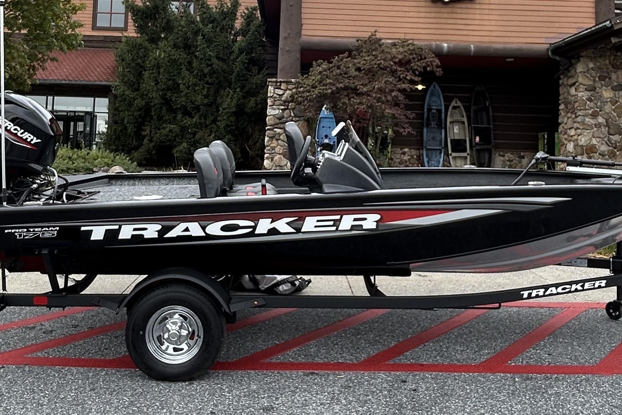 2026 TRACKER PRO TEAM 175 CRAPPIE EDITION | Bass Pro Shops
